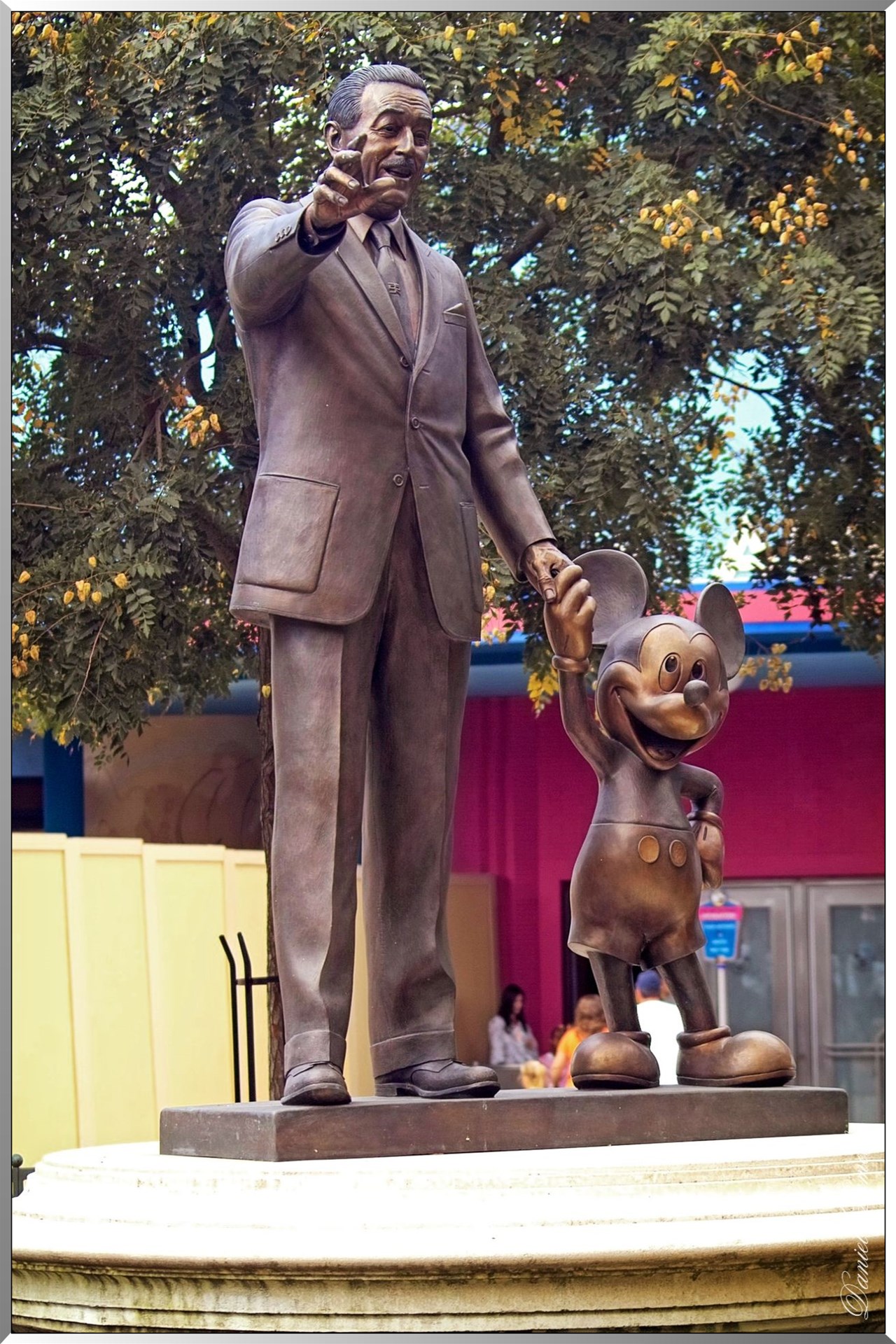 Walt Disney studios -Statue Walt Disney et Mickey